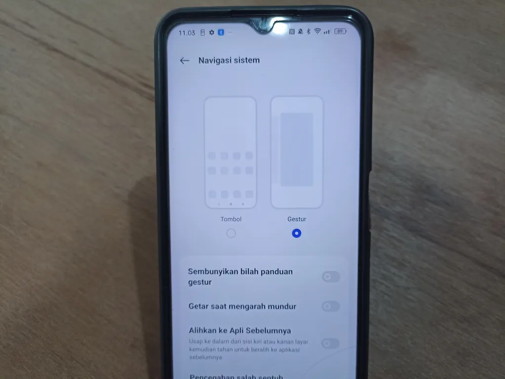 Cara Menghilangkan Tombol Navigasi di HP realme